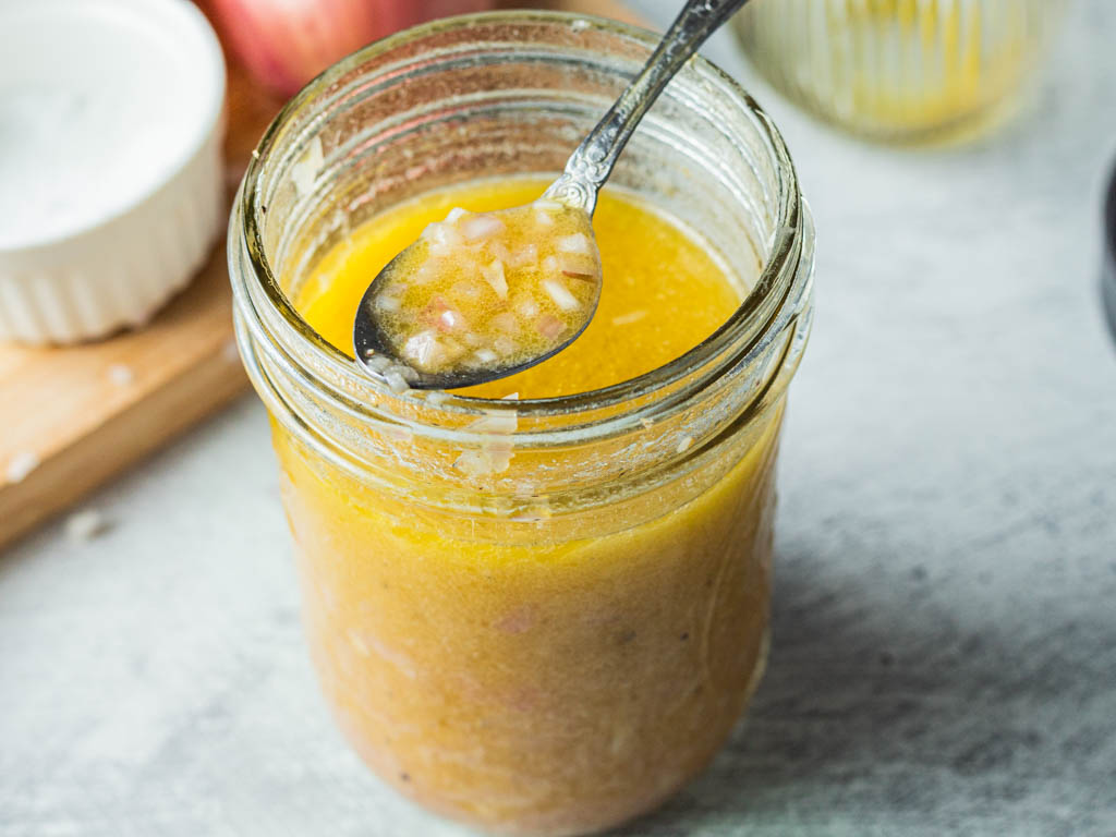 Easy Homemade Shallot Vinaigrette - Siriusly Hungry
